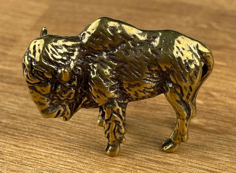 Фигурка статуэтка латунная металл латунь миниатюра зубр — цена 399 грн в каталоге Статуэтки
