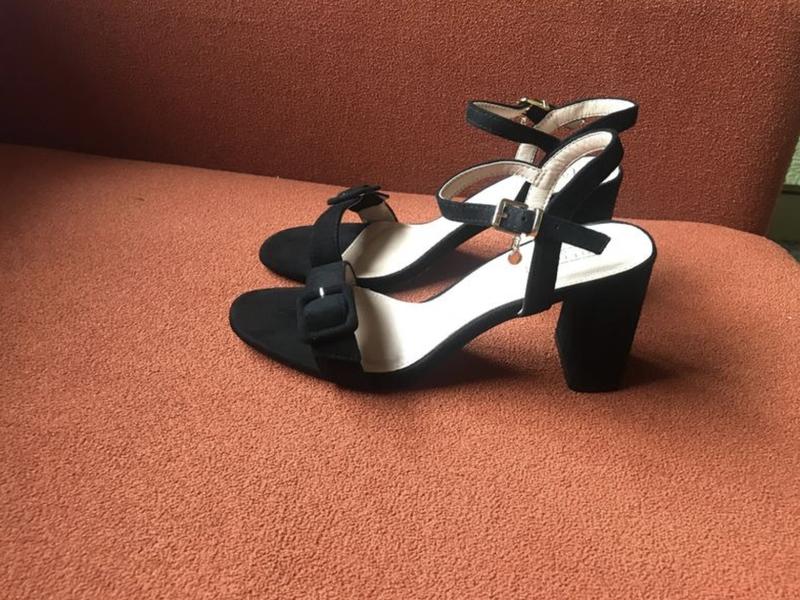 Нові босоніжки Office London Zara Handm Cos Massimo Dutti — ціна 500 грн у каталозі Босоніжки