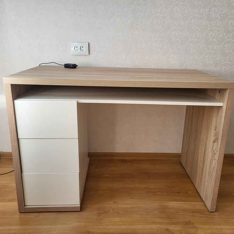 Письмовий стіл від Jysk — ціна 4500 грн у каталозі Столи Купити товари