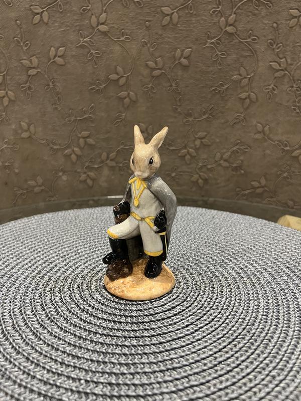 Фарфоровая статуэтка кролик Royal Doulton Bannykins Collection — цена 1100 грн в каталоге