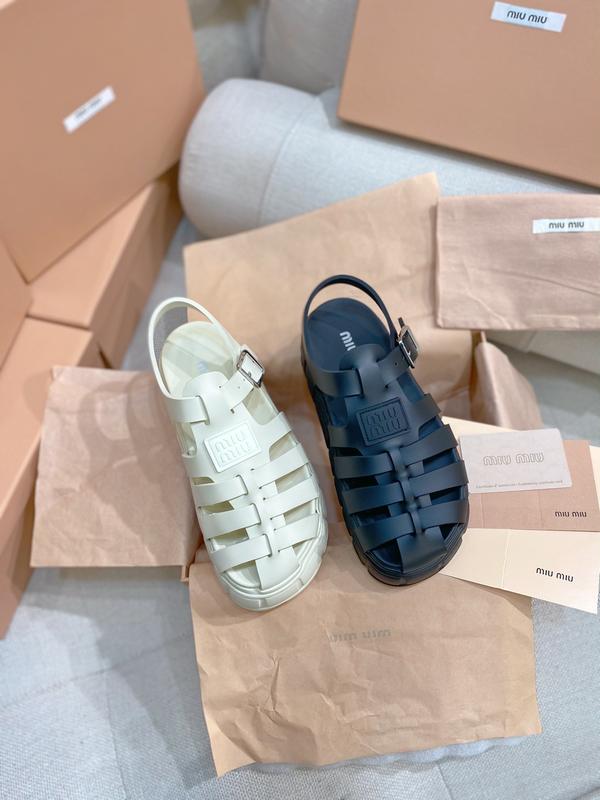 Босоніжки Miu Miu босоножки — ціна 4800 грн у каталозі Босоніжки Купити жіночі речі за доступною