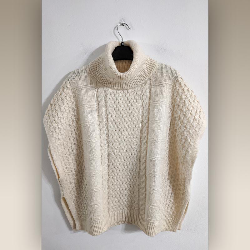 Жилетка з вовною обʼємна Opus — ціна 450 грн у каталозі Жилети Купити жіночі речі за доступною