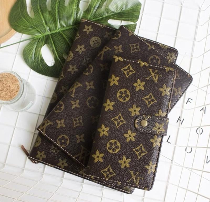 Блокнот в лінію з ручкою — ціна 430 грн у каталозі Блокноти Купити товари для дому та побуту за