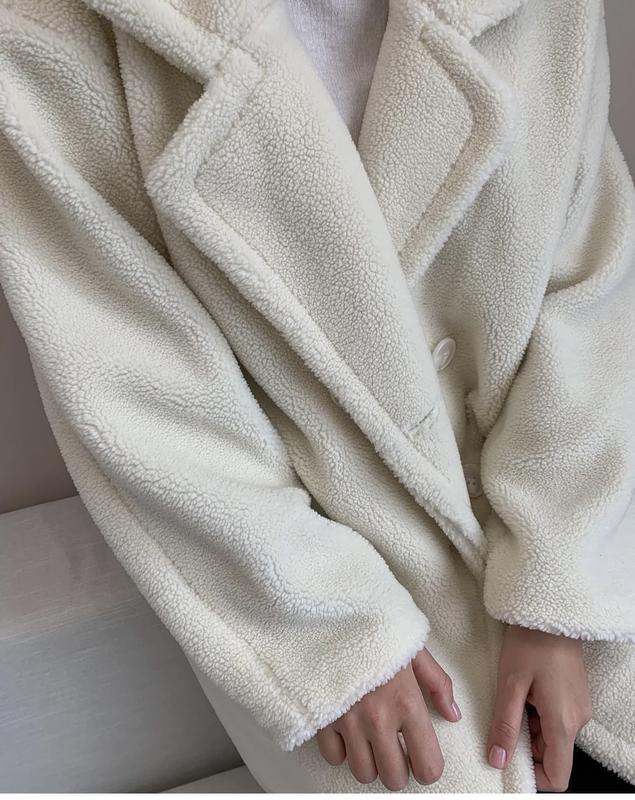 Шуба біла — ціна 1500 грн у каталозі Шуби Купити жіночі речі за доступною ціною на Шафі