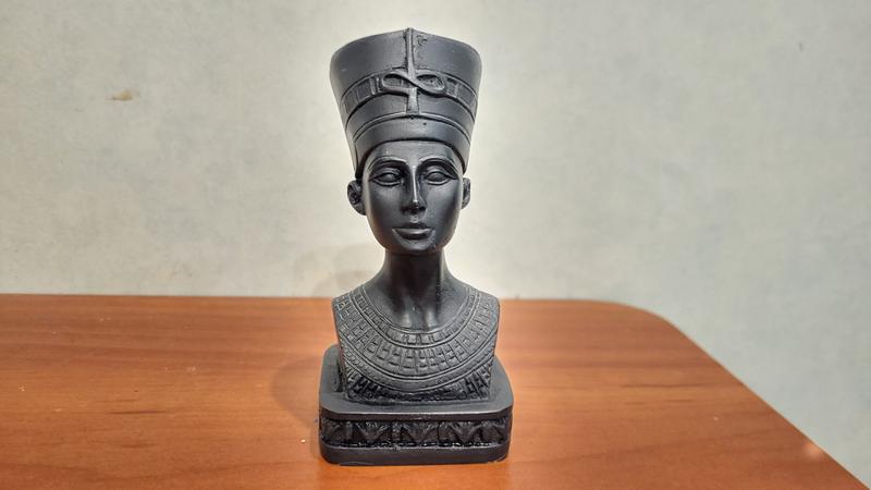 Керамічна статуетка ніфертіті — ціна 250 грн у каталозі Статуетки Купити товари для дому та