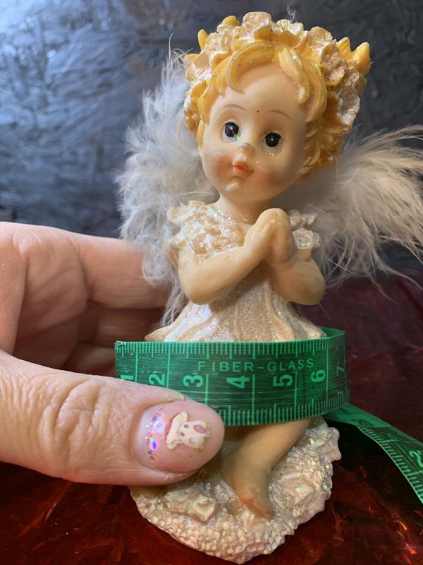 Ангел з підсвіткою уцінка — ціна 50 грн у каталозі Статуетки Купити товари для дому та побуту