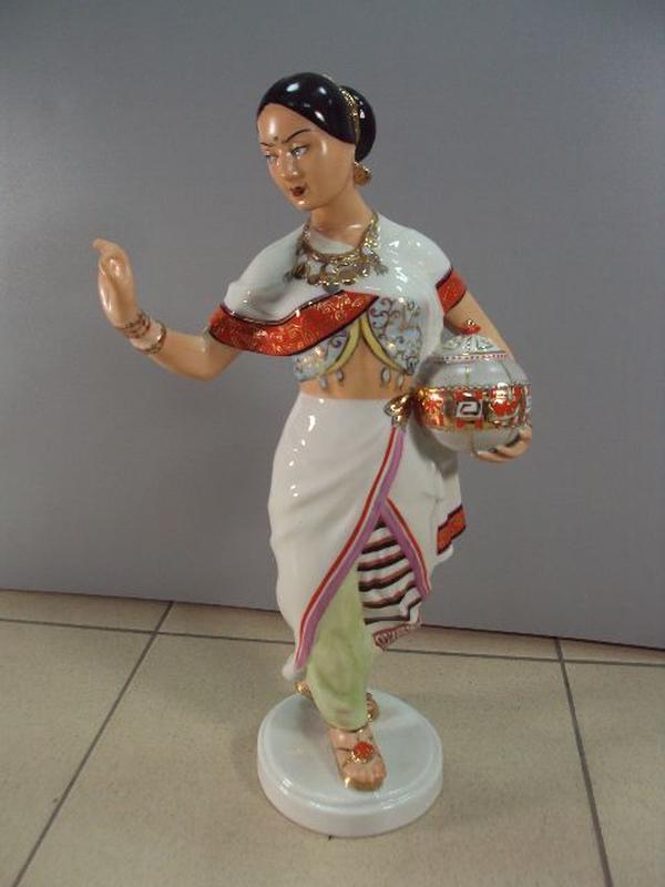 Фігура порцеляна статуетка баранівка тандіанка дівчина індичка велика