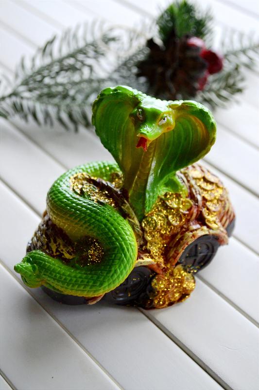 Змія кобра зелена статуетка керамічна фігурка символ 2025 року