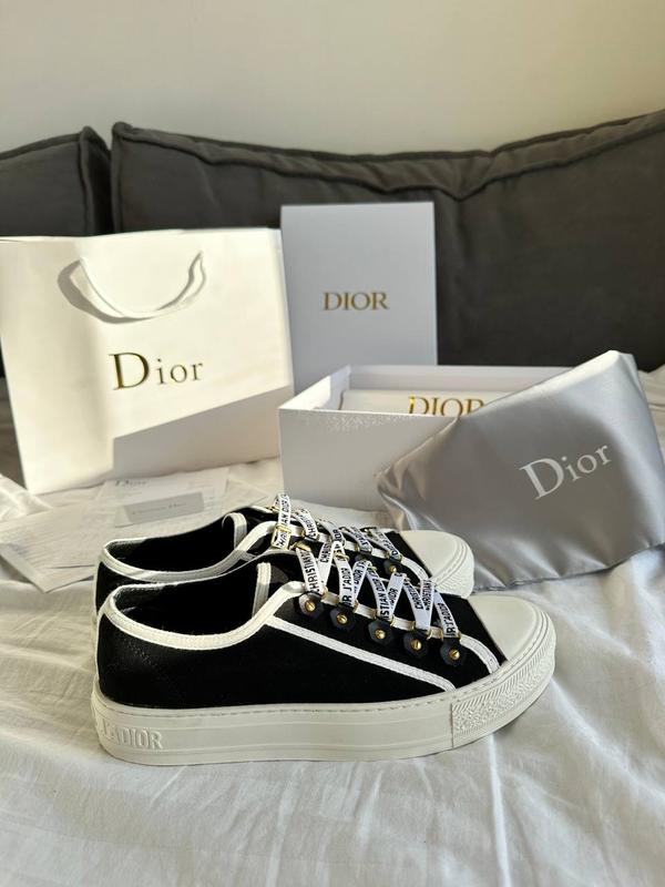 Dior sneakers sale store