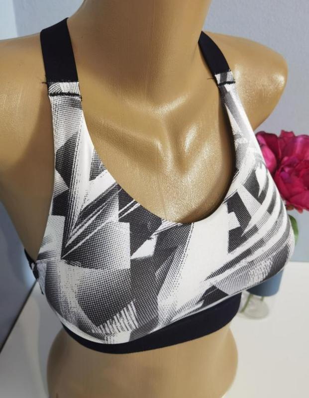 Брендовий спортивний топ розміру м — ціна 165 грн у каталозі Топи Купити жіночі речі за