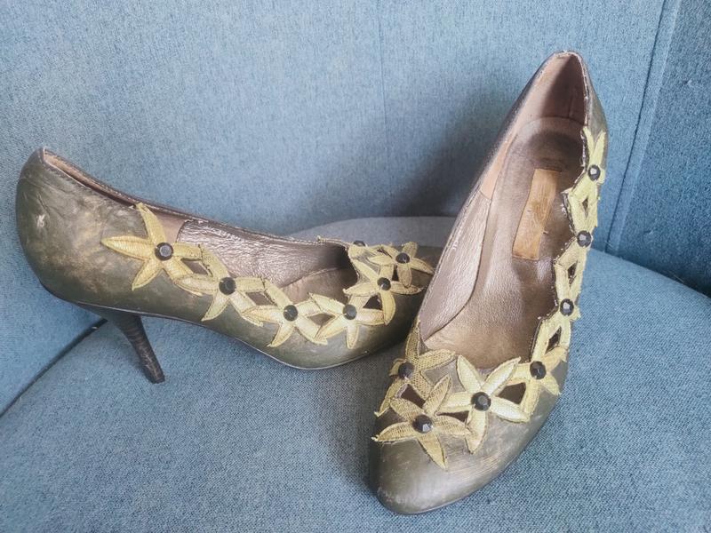 Туфли женские на каблуке с цветками — цена 45 грн в каталоге Туфли Купить женские вещи по