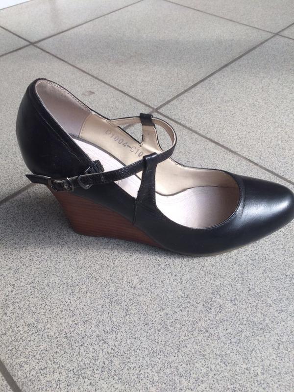 Шкіряні туфлі туфлі на танкетці — ціна 450 грн у каталозі Туфлі Купити