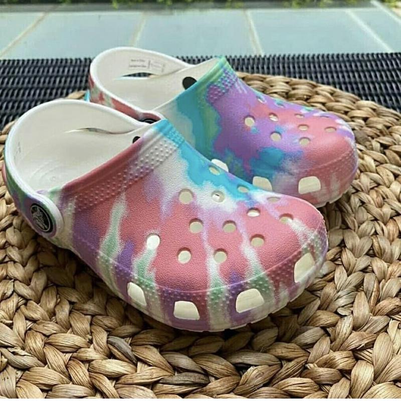 Крокс класік клог тай дай crocs classic clog tie-dye graphic fresco ...