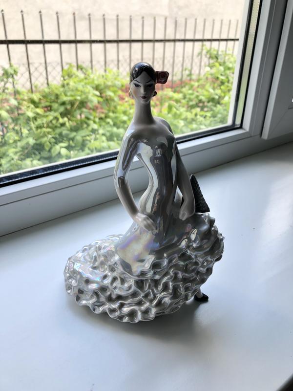 Статуетка «дама з віялом — ціна 650 грн у каталозі Статуетки Купити товари для дому та побуту