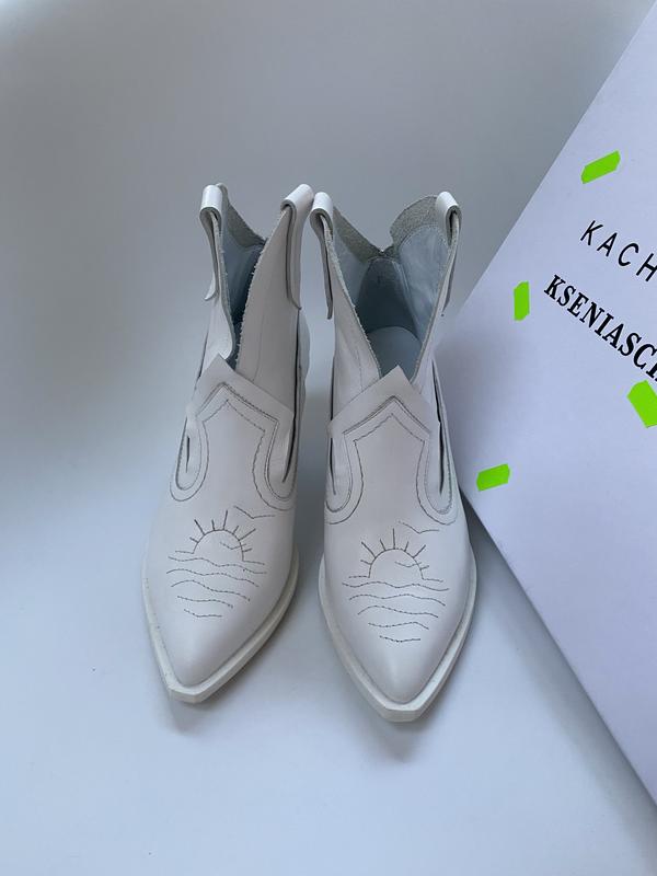 Ковбойки — ціна 4500 грн у каталозі Черевики Купити жіночі речі за доступною ціною на Шафі