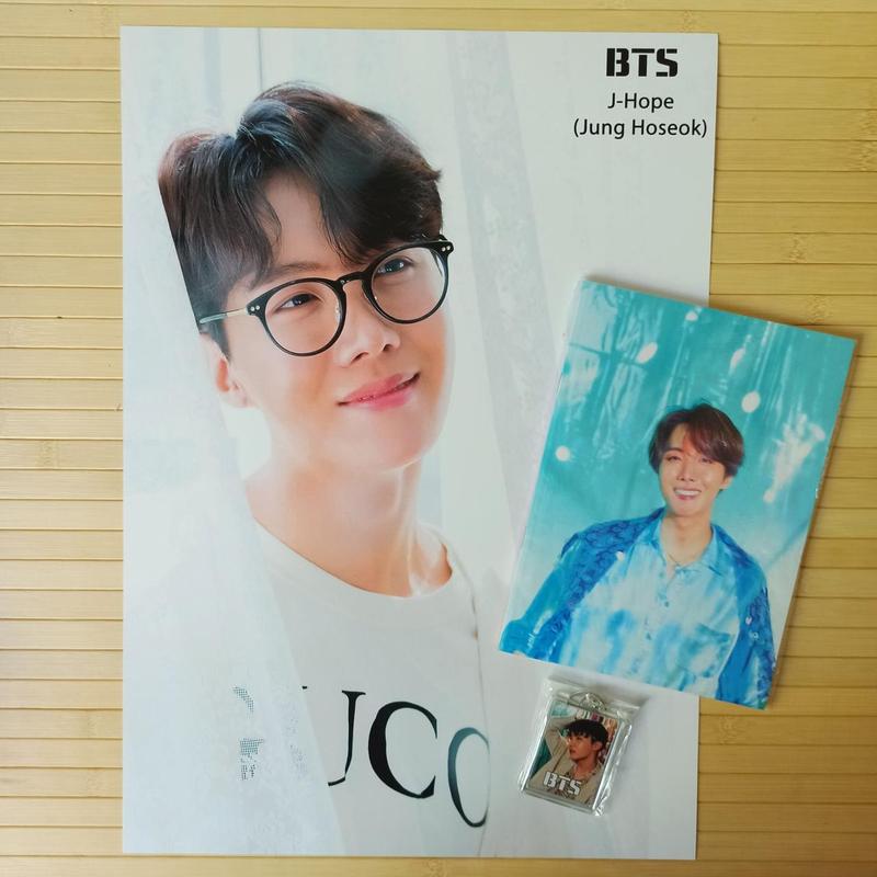 Набір джей хоуп J Hope Bts постер скетчбук брелок — ціна 160 грн у