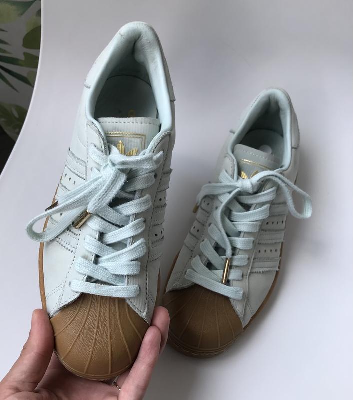 Шкіряні кросівки Adidas — ціна 680 грн у каталозі Кросівки Купити жіночі речі за доступною ціною