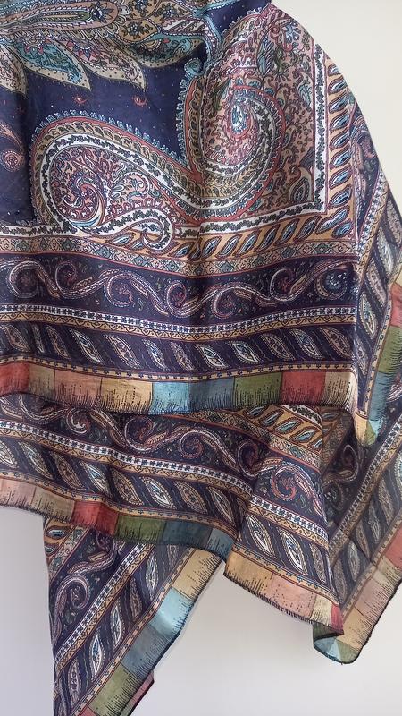 Хустка великого розміру шовк — ціна 200 грн у каталозі Шарфи Купити аксесуари за доступною ціною