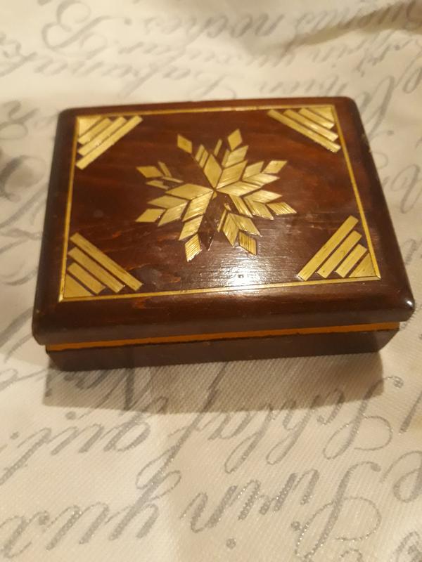 Деревяна скринька інкрустація серомака спор подарунок для жінок — ціна 50 грн у каталозі