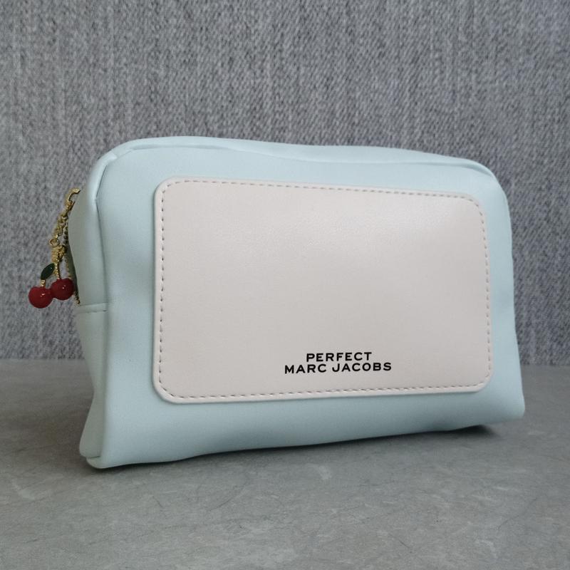 Marc Jacobs косметика для женщин — цена 370 грн в каталоге Косметички Купить аксессуары по