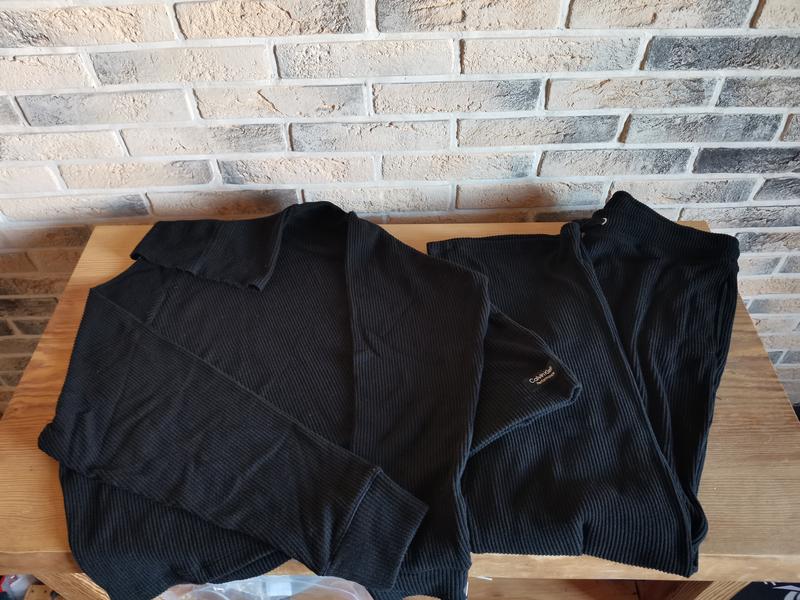 Костюм Calvin Klein — ціна 2900 грн у каталозі Брючні костюми Купити жіночі речі за доступною