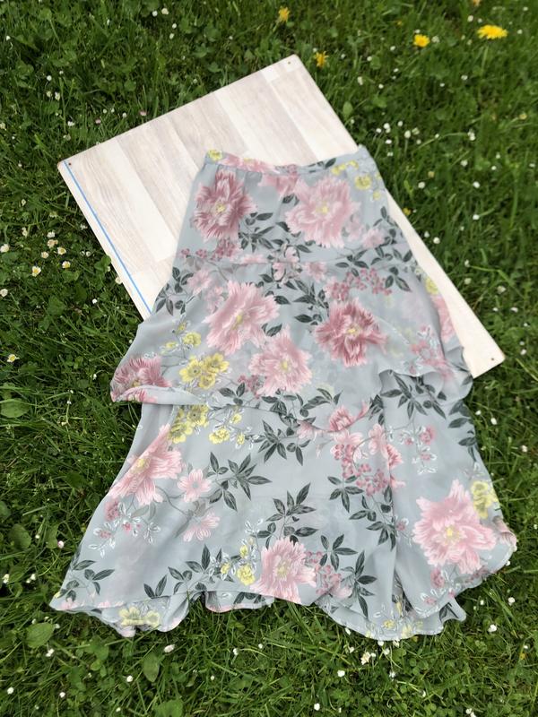 Красиве спідничка з рюшками — ціна 200 грн у каталозі Міді спідниці Купити жіночі речі за