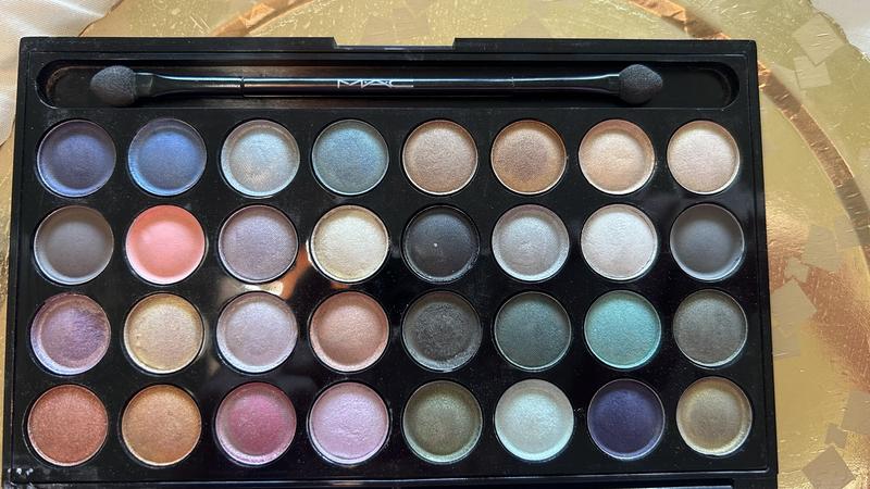 Тени уценка — цена 350 грн в каталоге Тени для век Купить товары для красоты и здоровья по