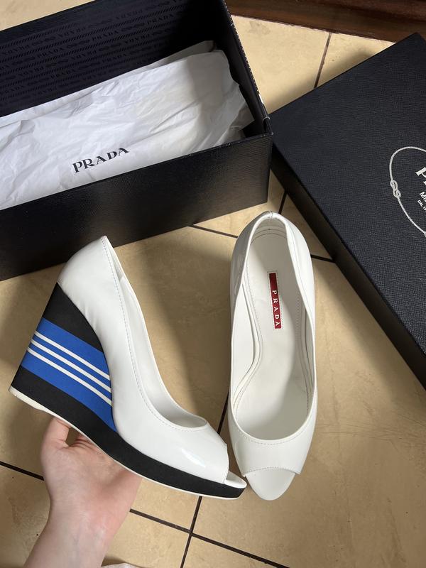 Туфлі на танкетці Prada — ціна 6500 грн у каталозі Туфлі Купити жіночі