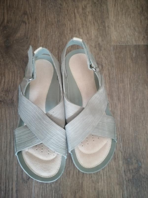 Сандалии Clarks — цена 650 грн в каталоге Сандалии Купить женские вещи по доступной цене на Шафе