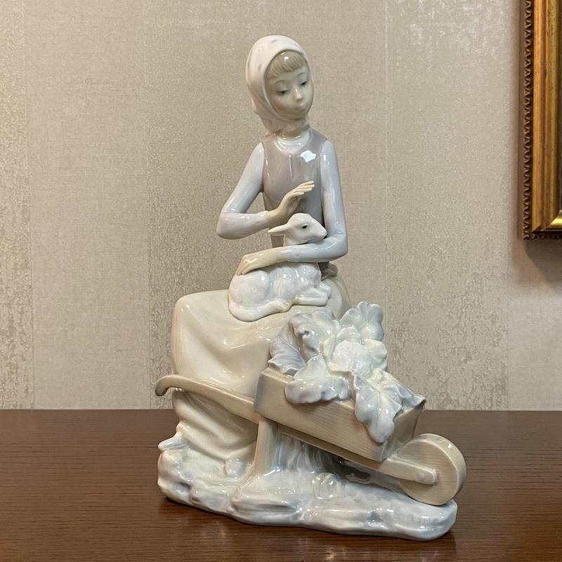 Порцелянова статуетка Lladro «дівчина з тачкою — ціна 3200 грн у