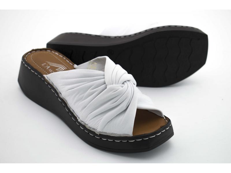 Шлепки Lamo — цена 2300 грн в каталоге Шлепанцы Купить женские вещи по доступной цене на Шафе