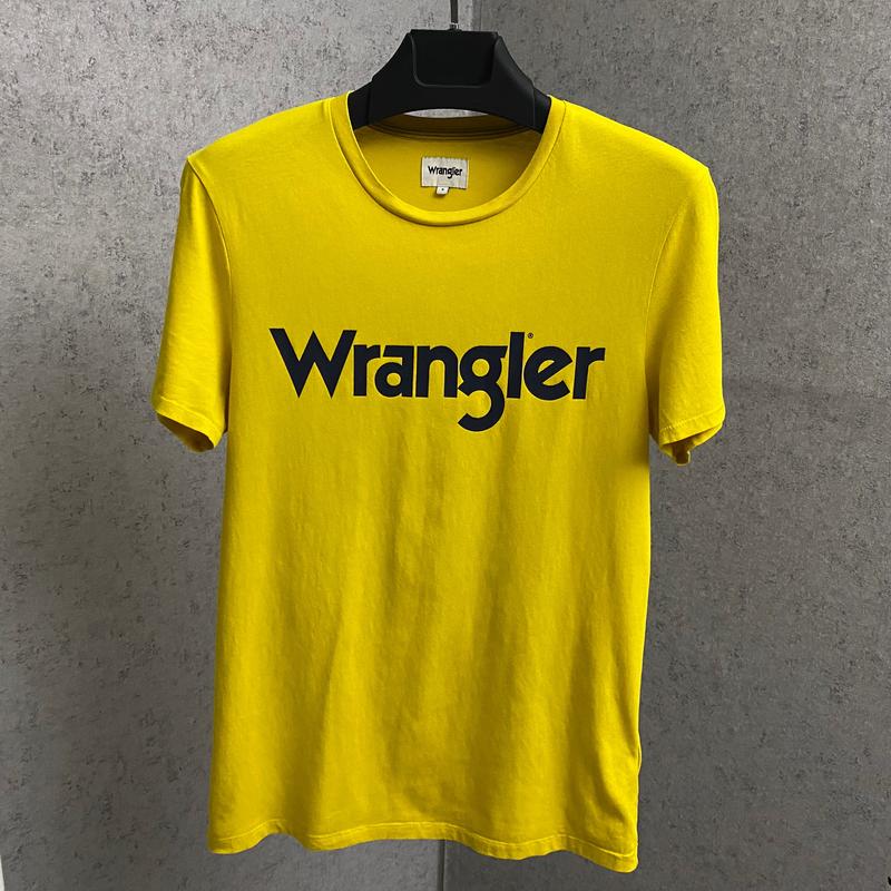Желтая футболка от бренда wrangler — цена 334 грн в каталоге Футболки ...