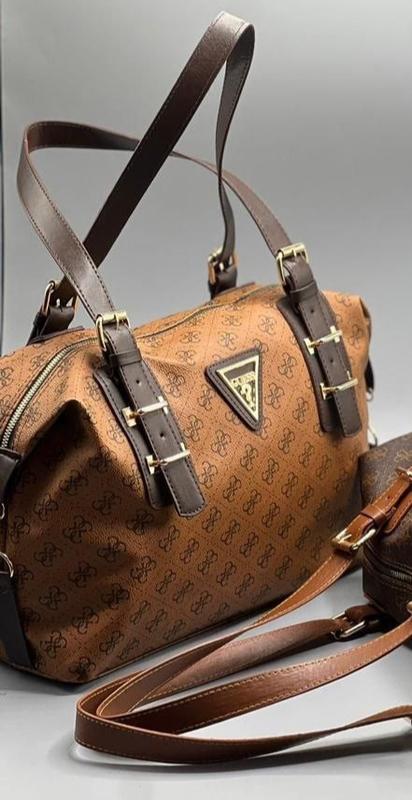 Сумка спорт унісекс дорожня сумка в стилі Guess жіноча сумка сумка через плече з екошкіри