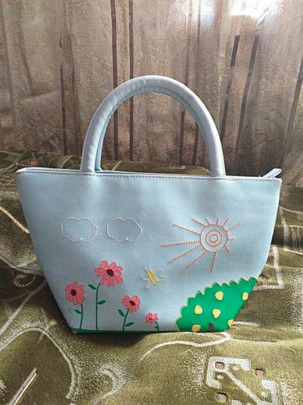 Мила дитяча сумочка — ціна 80 грн у каталозі Рюкзаки Купити аксесуари за доступною ціною на Шафі