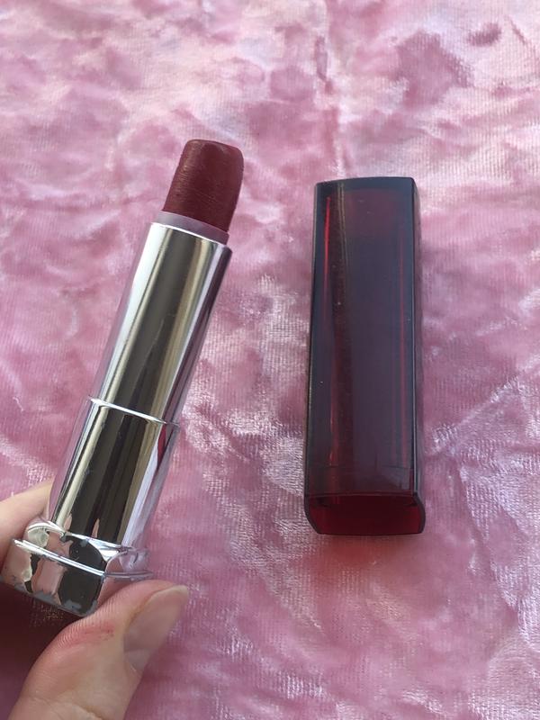 Maybelline красная помада 547 — цена 35 грн в каталоге Помада для губ ...