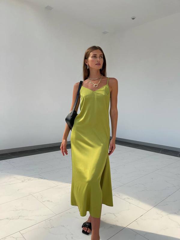 Шовкова сукня — ціна 909 грн у каталозі Сукні міді Купити жіночі речі за доступною ціною на Шафі