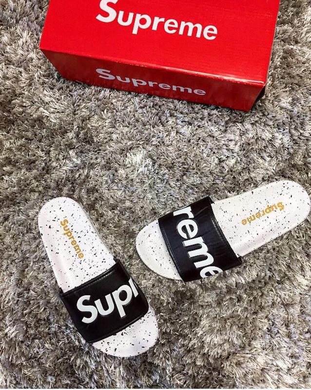 Мужские тапочки nike чоловічі шльопанці supreme черно белые шлепанцы ...