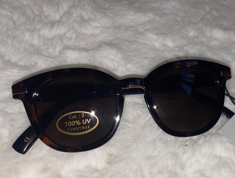 Сонцезахисні окуляри — ціна 300 грн у каталозі Окуляри Купити аксесуари за доступною ціною на