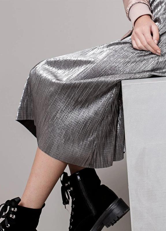 Срібна міді спідниця 🔥 — ціна 370 грн у каталозі Міді спідниці Купити жіночі речі за доступною