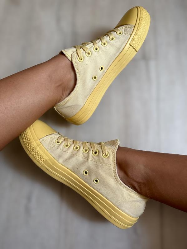 Кеды желтые — цена 240 грн в каталоге Кеды Купить женские вещи по доступной цене на Шафе