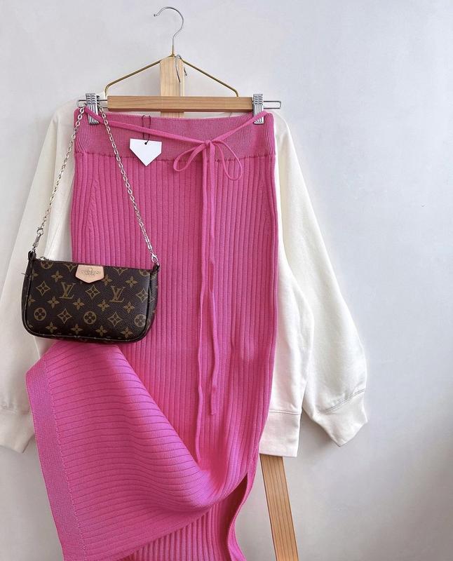 Рожева спідниця міді у рубчик — ціна 480 грн у каталозі Міді спідниці Купити жіночі речі за