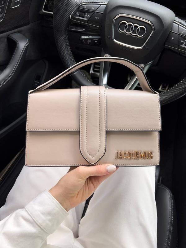 Бежевая женская сумка в стиле Jacquemus — цена 1750 грн в каталоге Клатчи Купить аксессуары по