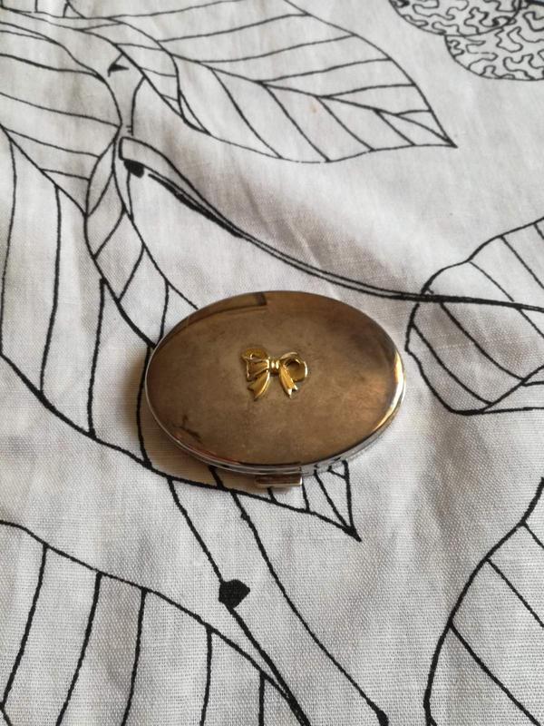 Вінтажне кишенькове дзеркальце — ціна 299 грн у каталозі Дзеркала Купити товари для дому та