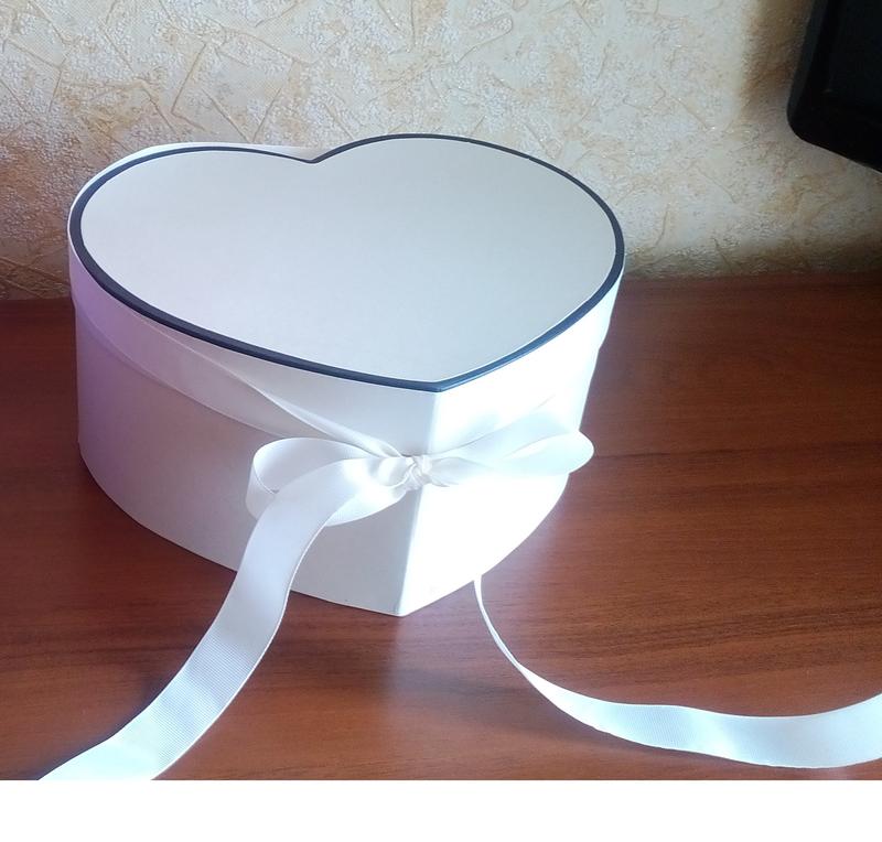 Подарочная коробка — цена 150 грн в каталоге Шкатулки Купить товары для