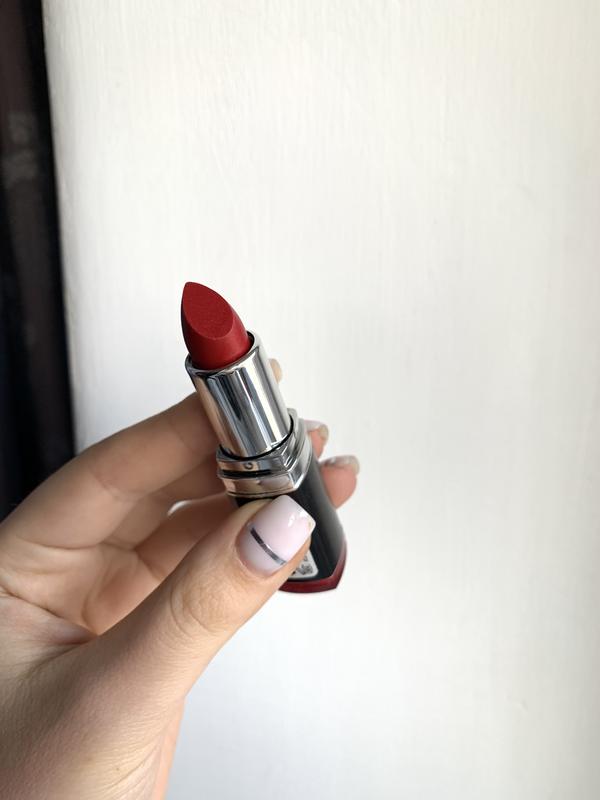 Помада — цена 80 грн в каталоге Помада для губ Купить товары для