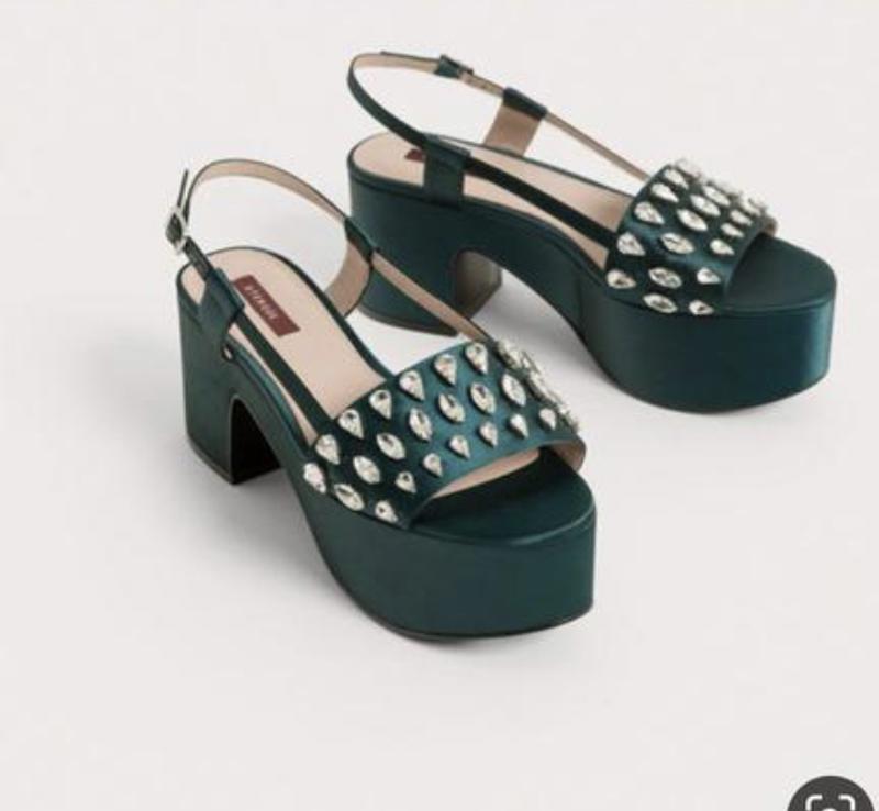 Uterque трендовые босоножки в японском стиле — цена 1147 грн в каталоге Босоножки Купить женские ...