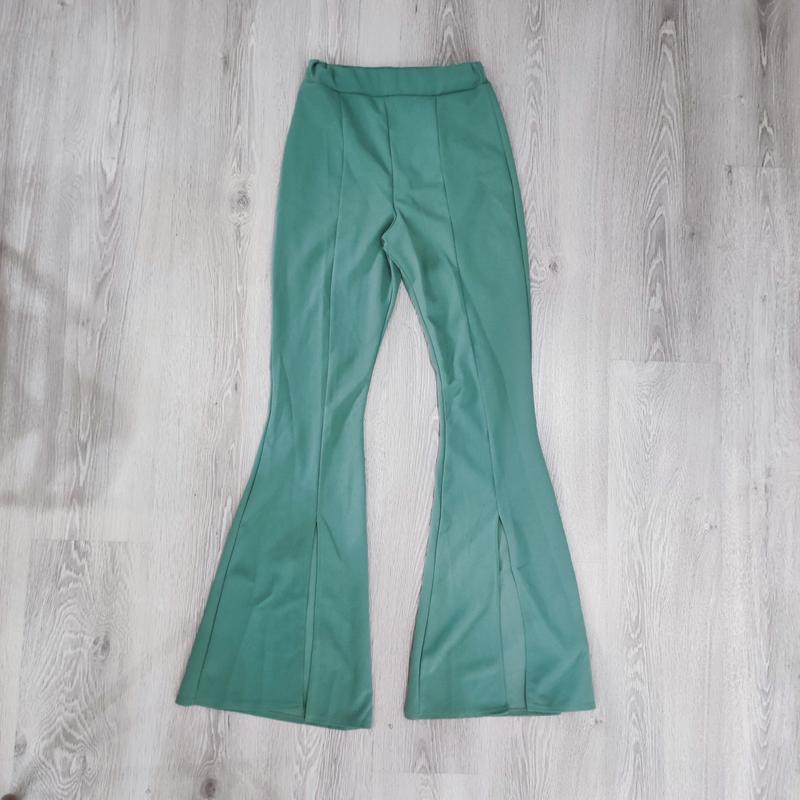 Штани Flare кльош з розрізами — ціна 100 грн у каталозі Брюки Купити