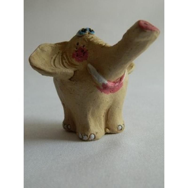 Статуетка кераміка слон після поцілунків — ціна 150 грн у каталозі