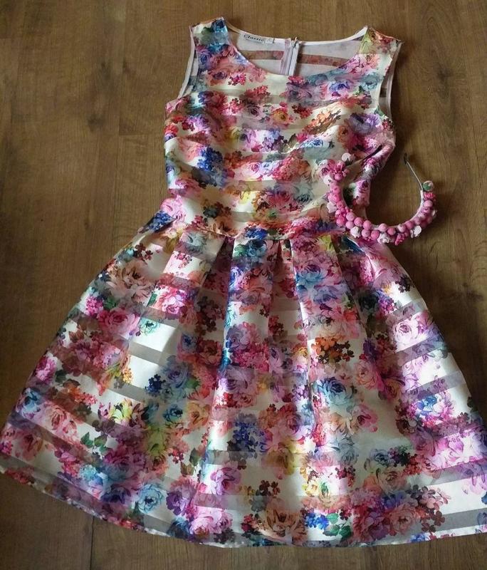 Нарядне плаття — ціна 300 грн у каталозі Короткі сукні Купити жіночі речі за доступною ціною на