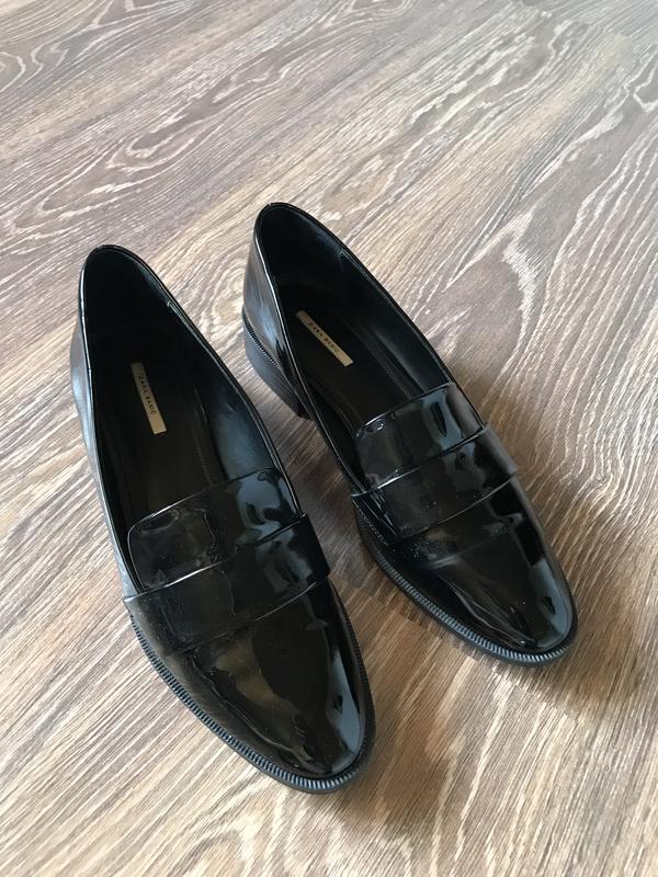 Лаковані лофери Zara — ціна 950 грн у каталозі Лофери Купити жіночі речі за доступною ціною на